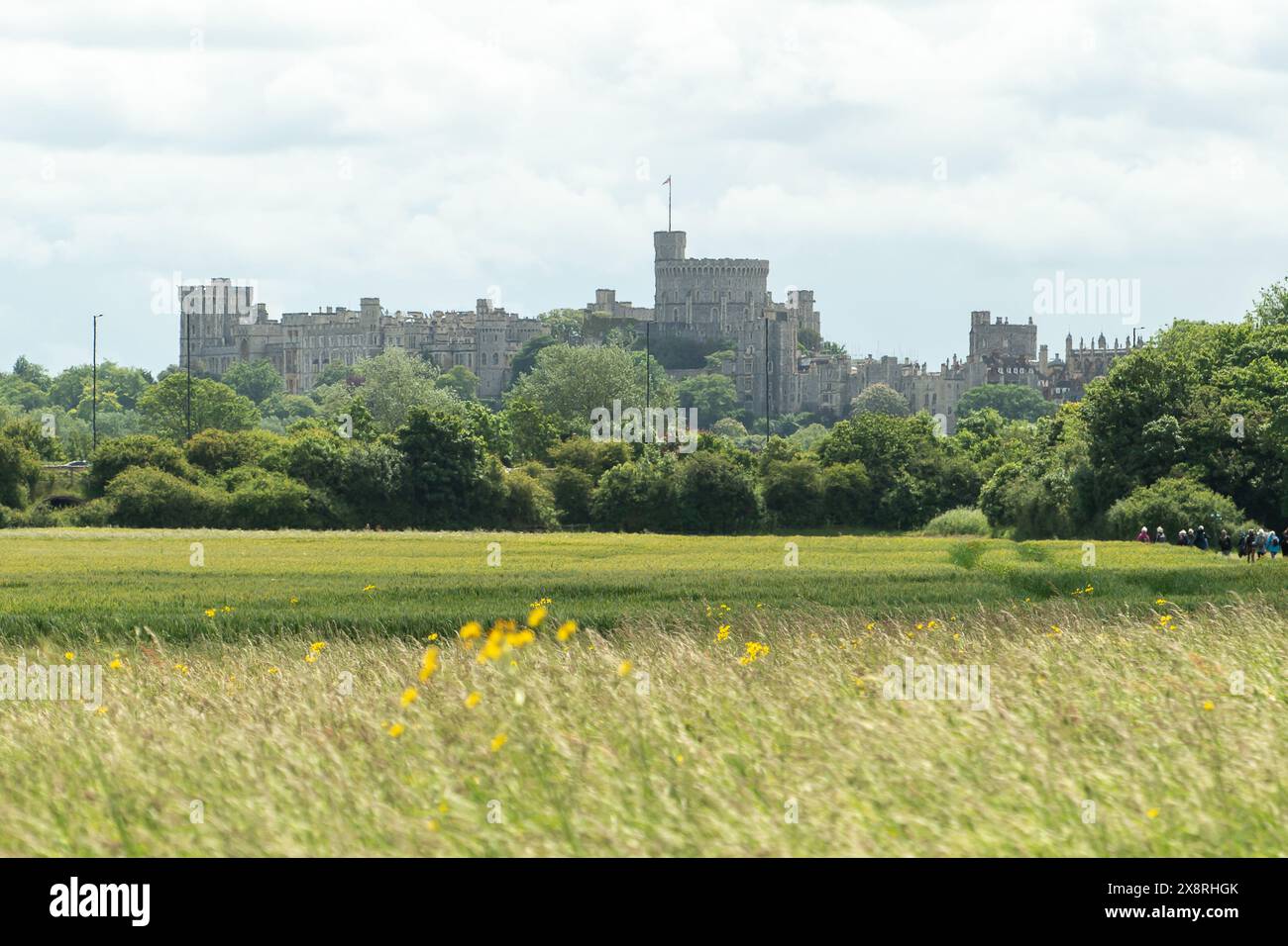 Eton Wick, Windsor, UK. 27th May, 2024. The Royal Standard was flying ...