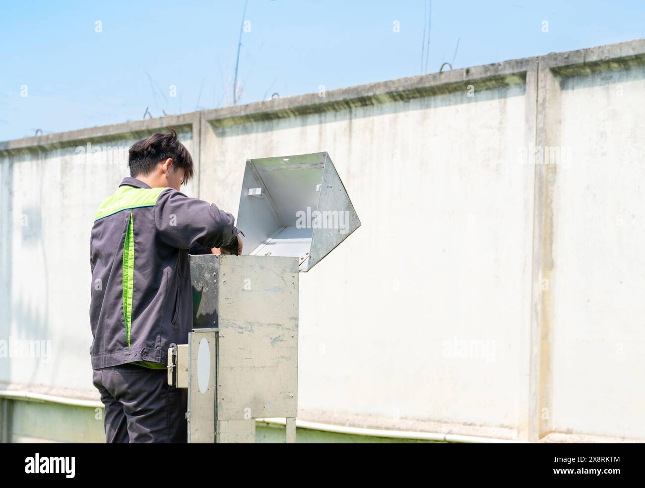 Smart meter install hi-res stock photography and images - Alamy