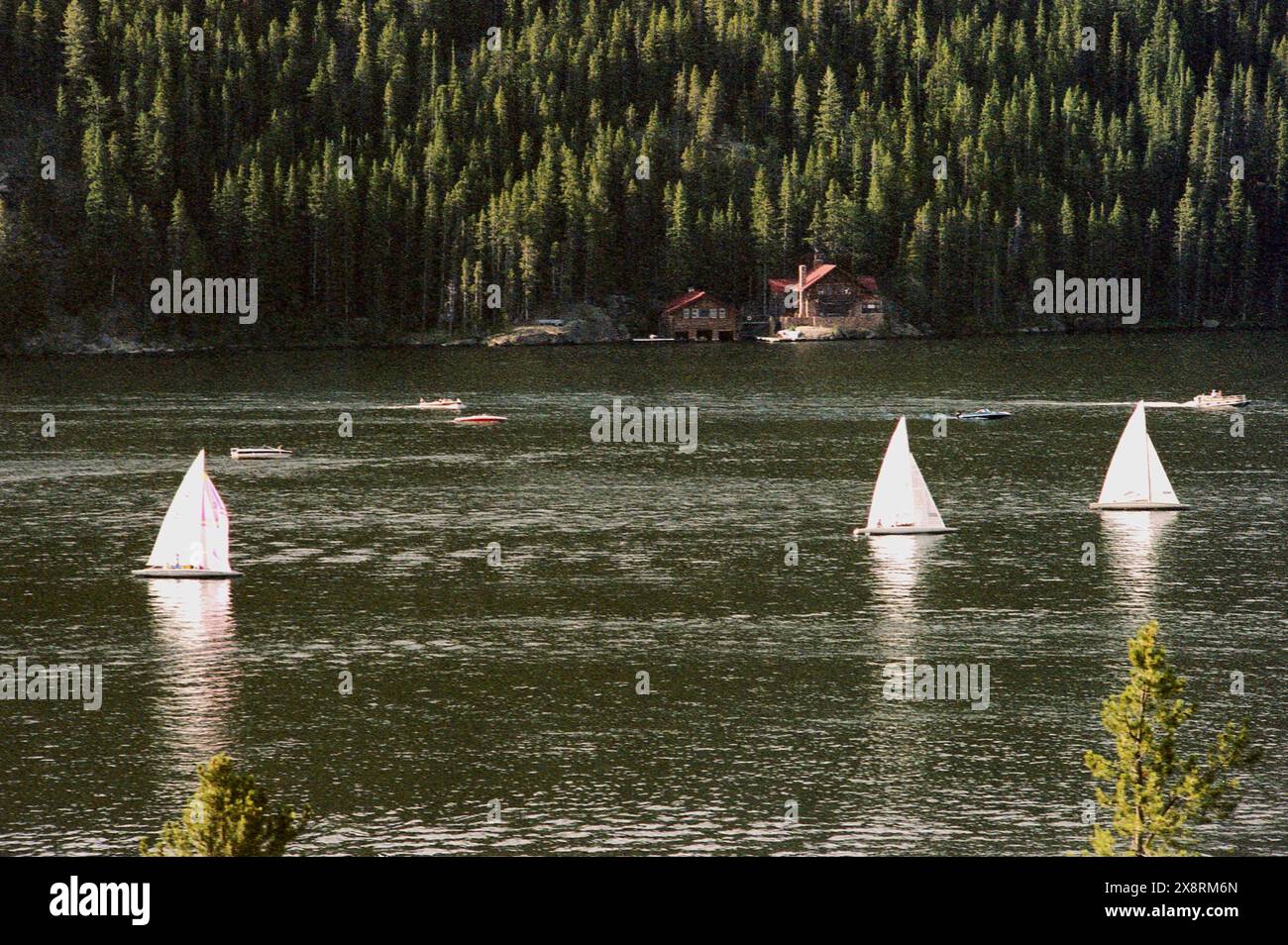 Colorado, U.S.A., approx. 1987. Sailboats on a mountain lake Stock ...