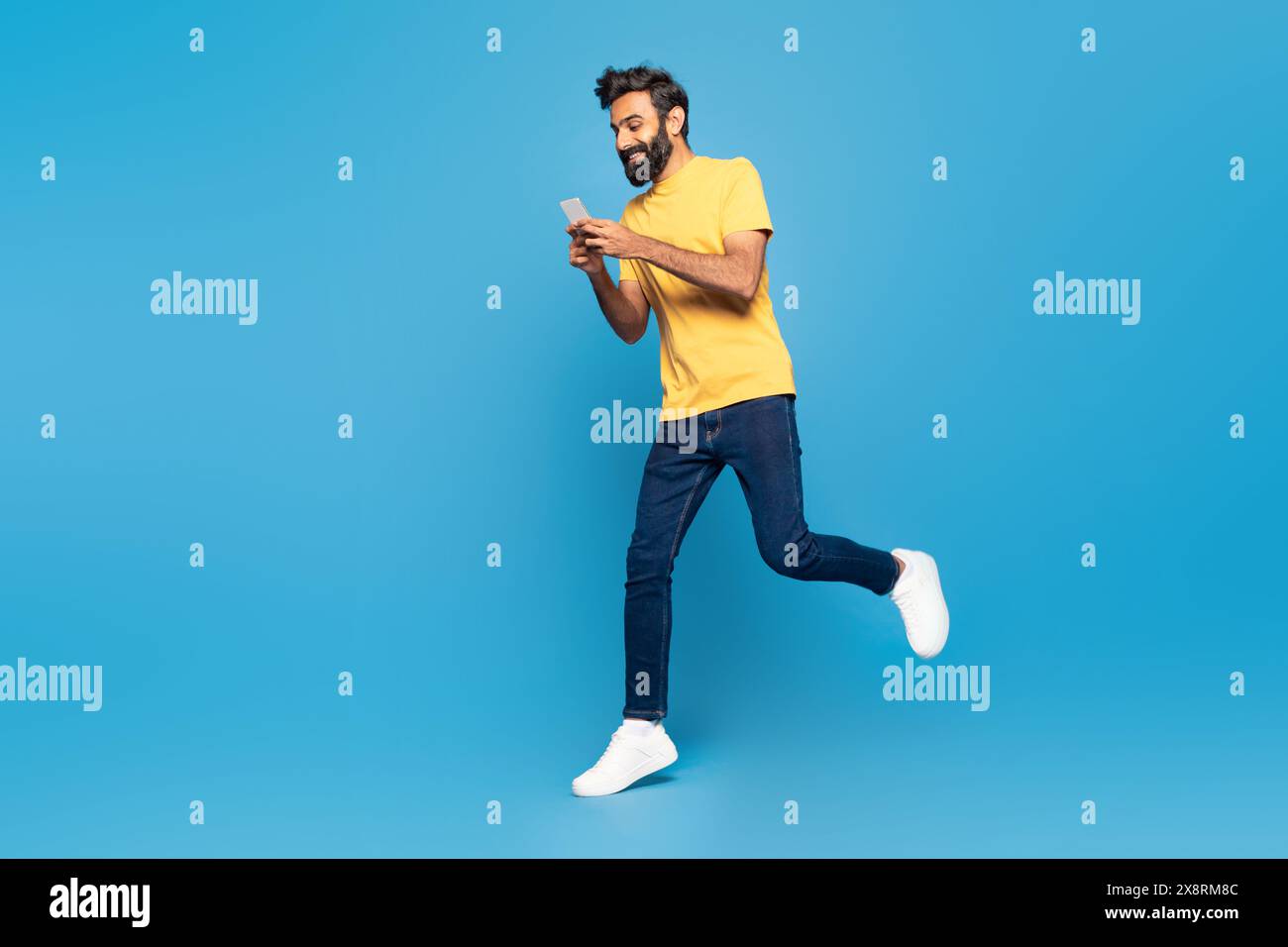Running route phone hi-res stock photography and images - Alamy