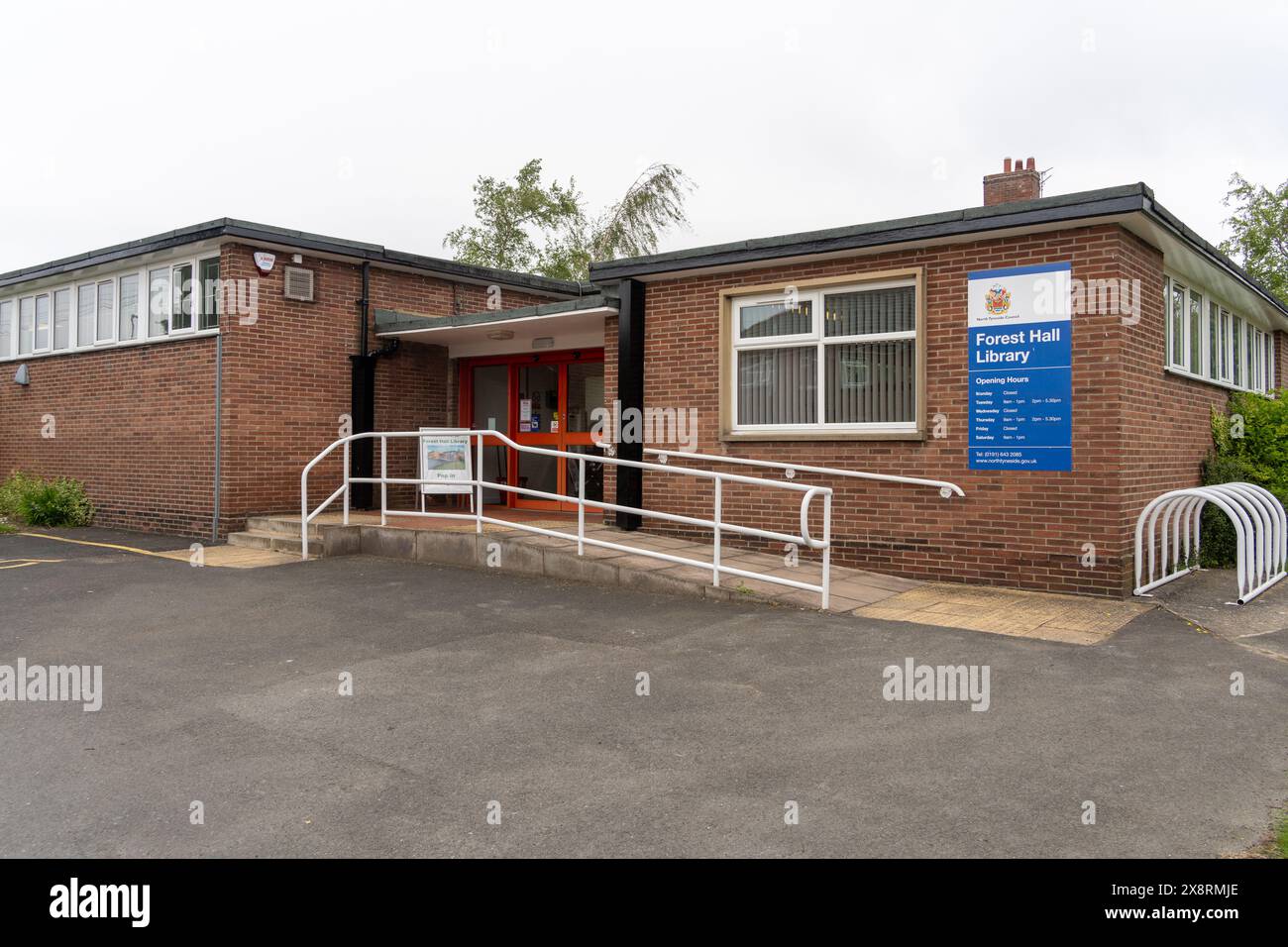 Forest Hall, North Tyneside, UK. Forest Hall Library - a public library ...