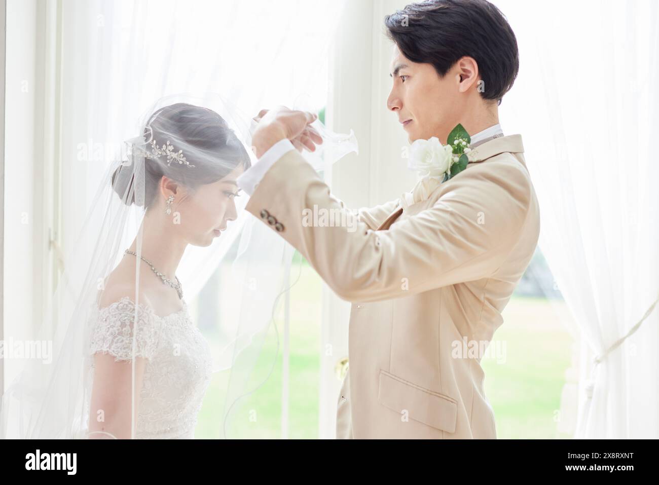 Lifting bride hi-res stock photography and images - Alamy