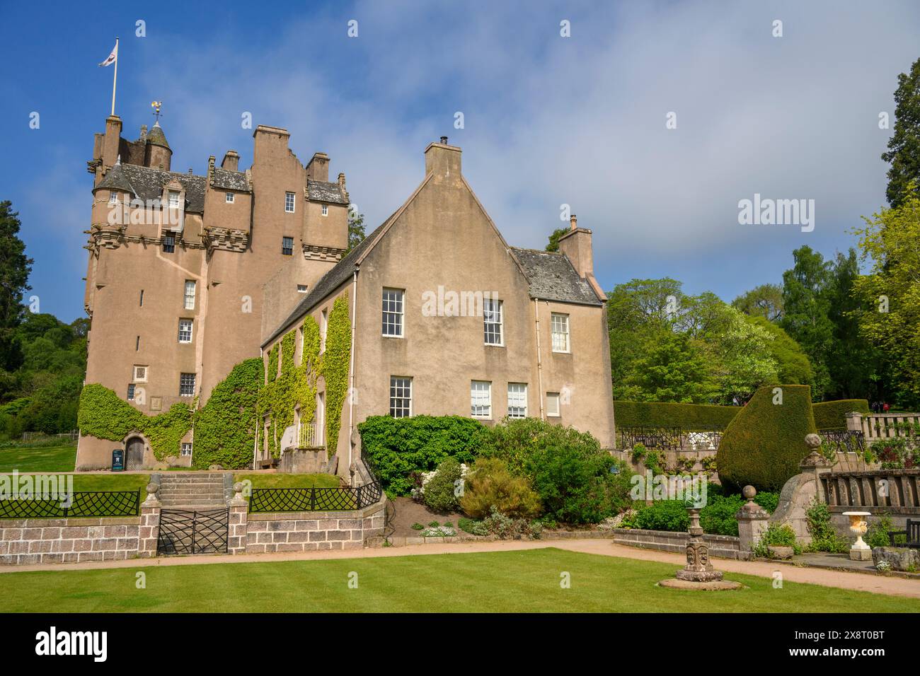 Crathes Castle and gardens, Banchory, Deeside, Aberdeenshire, Scotland ...