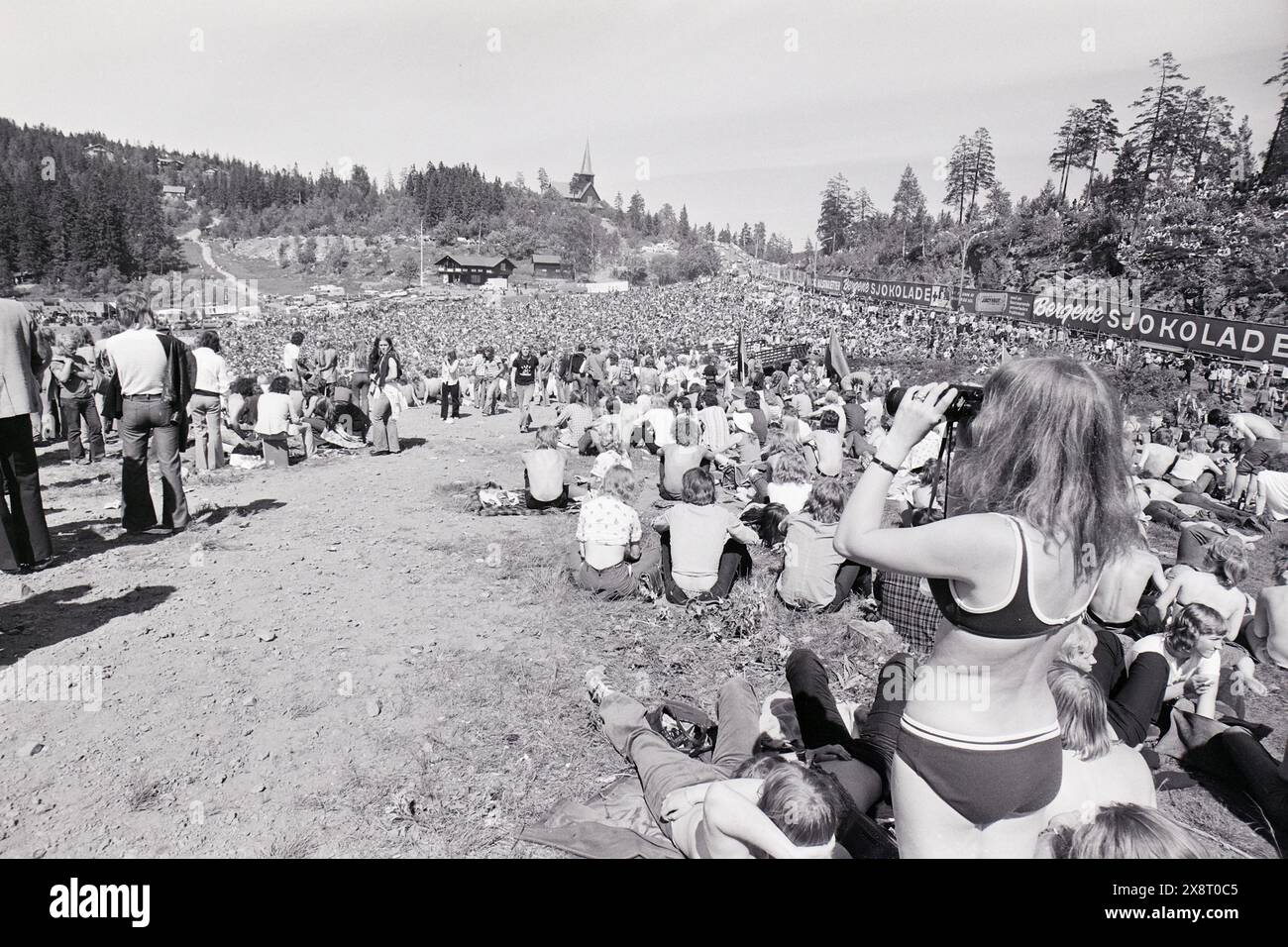 Aktuell 25-2-1973 : Sommerens Holmenkoll-søndagHistoriens første folkerock-konsert, Ragnarock, i ...