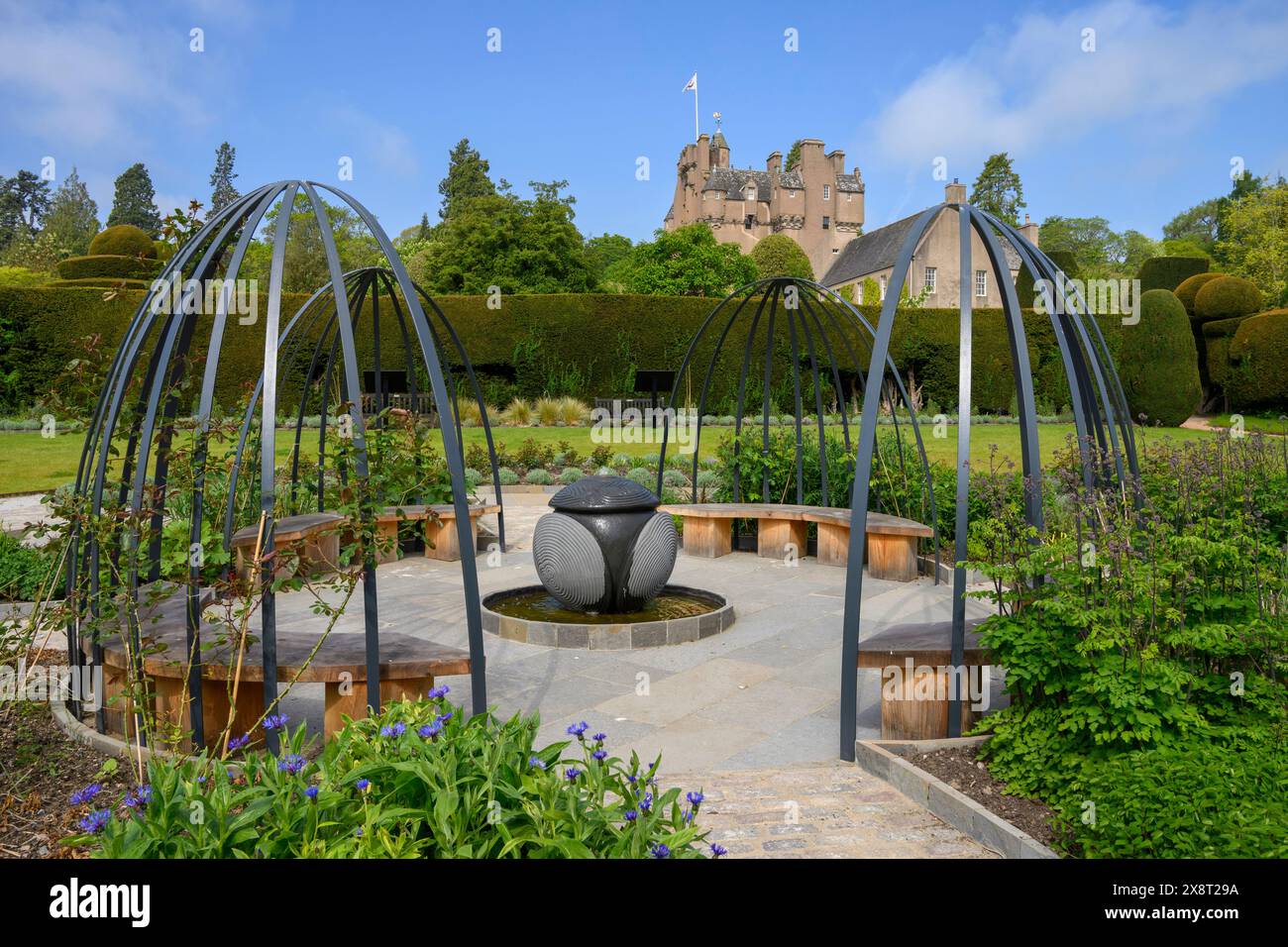 Crathes Castle and gardens, Banchory, Deeside, Aberdeenshire, Scotland ...