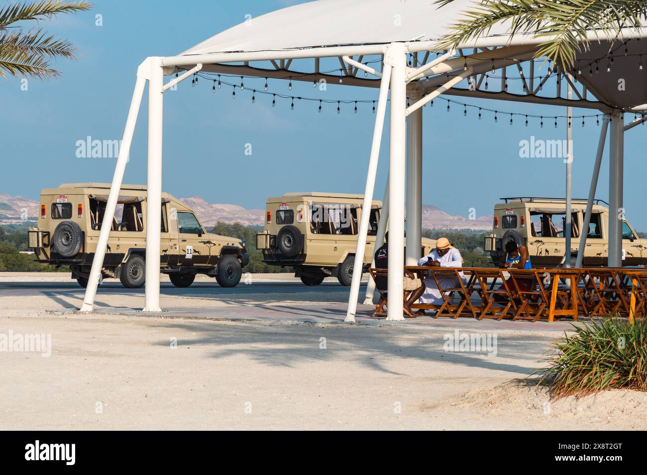 Desert safari vehicles hi-res stock photography and images - Alamy