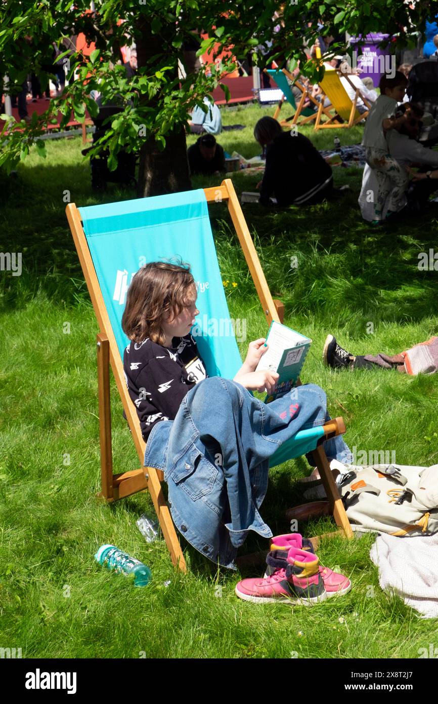 Hay book shop garden hi-res stock photography and images - Alamy