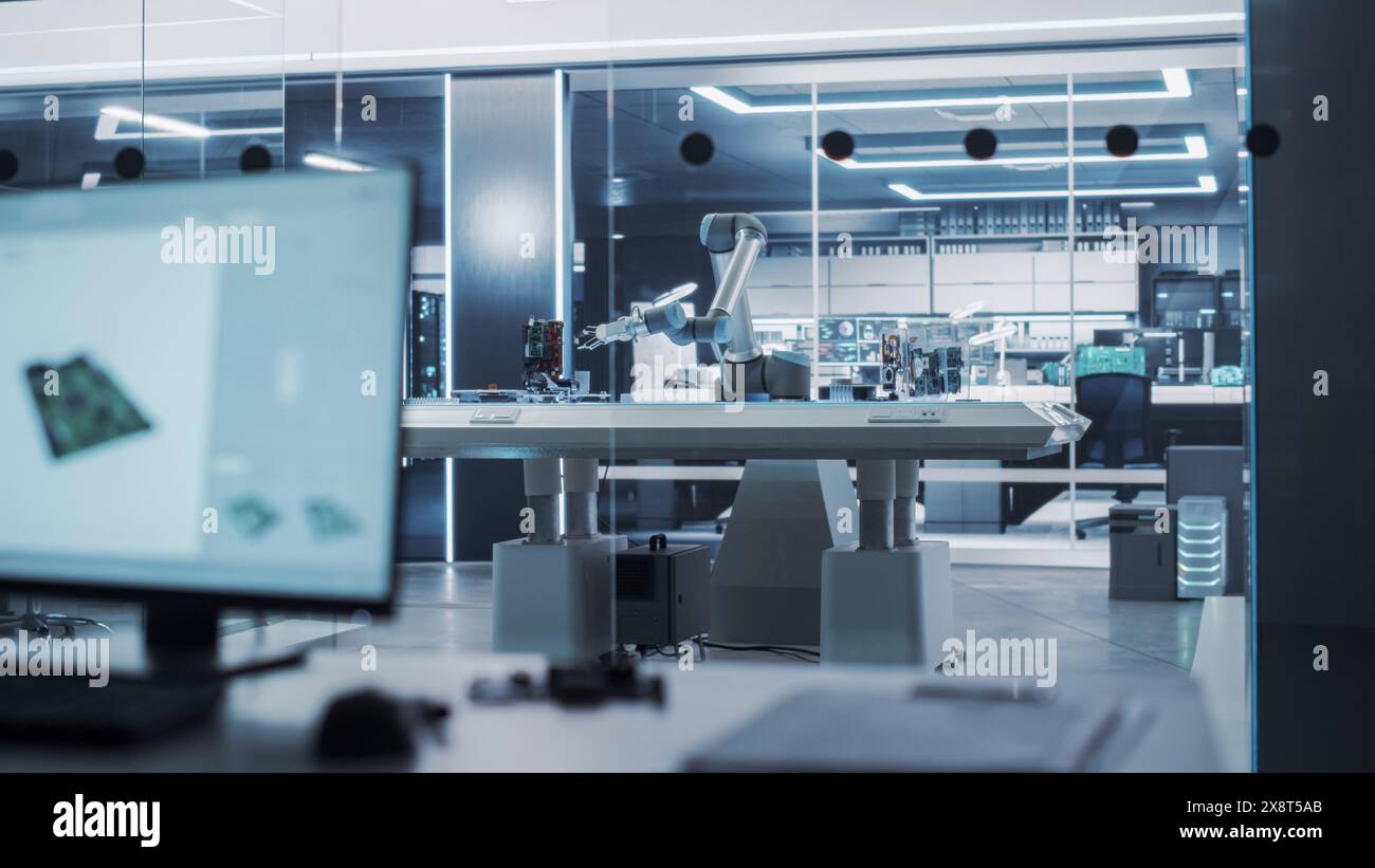 Robot in robotics research facility hi-res stock photography and images ...