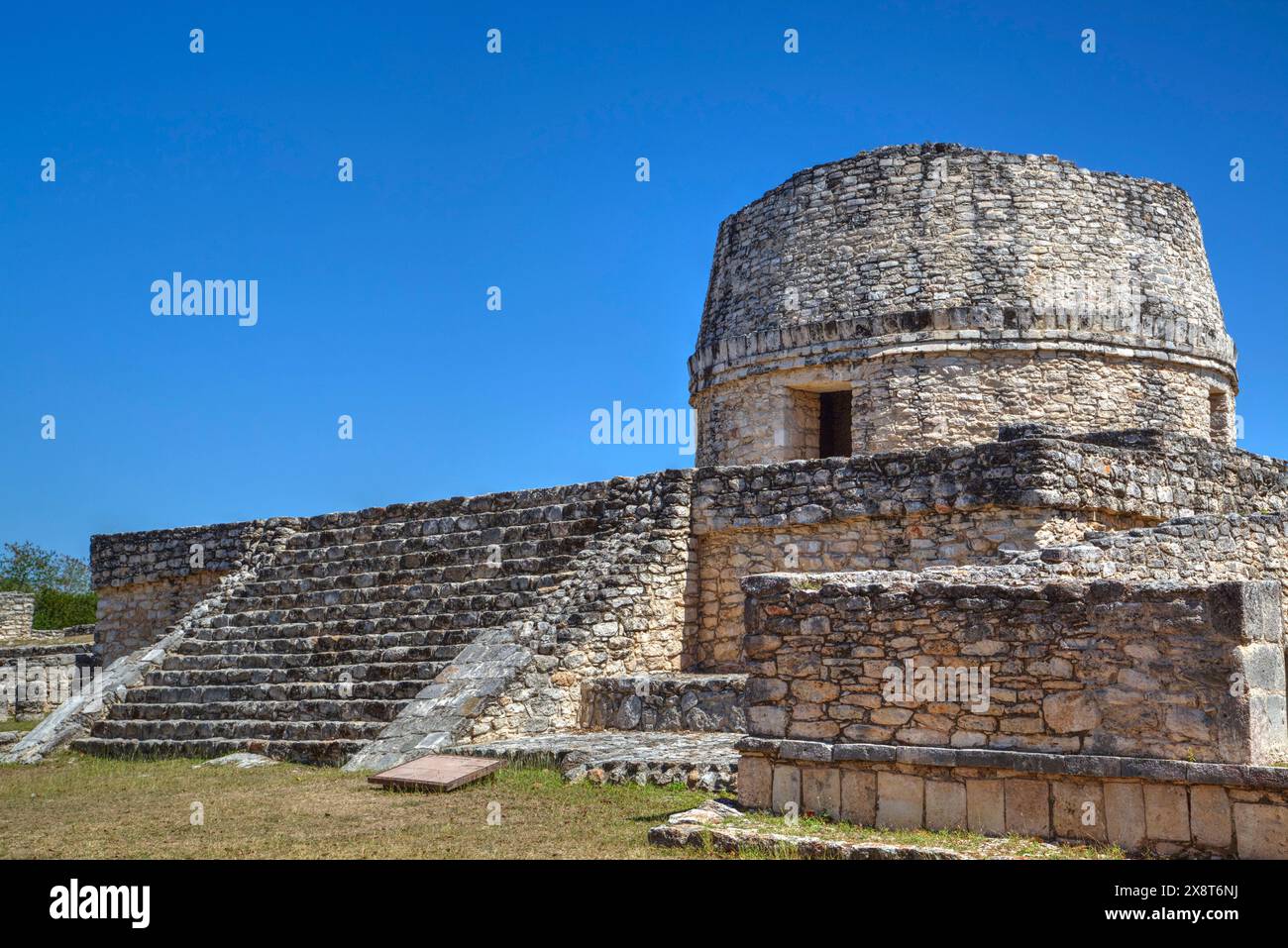 Templo Redondo (Round Temple), Mayapan Mayan Archaeological Site ...
