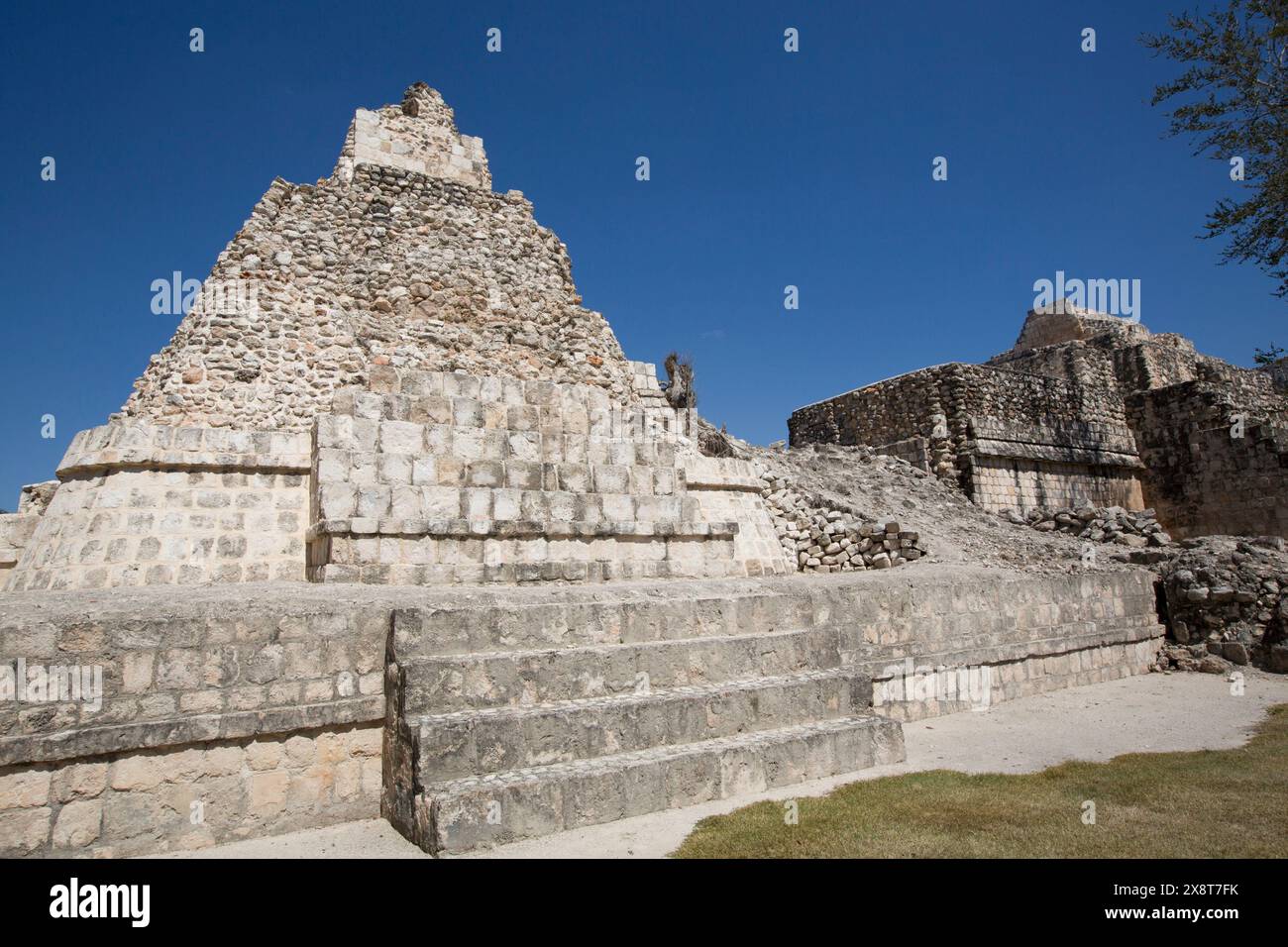 Dzibilnocac (Painted Vault) Temple,Dzibilnocac Mayan Archaeological ...