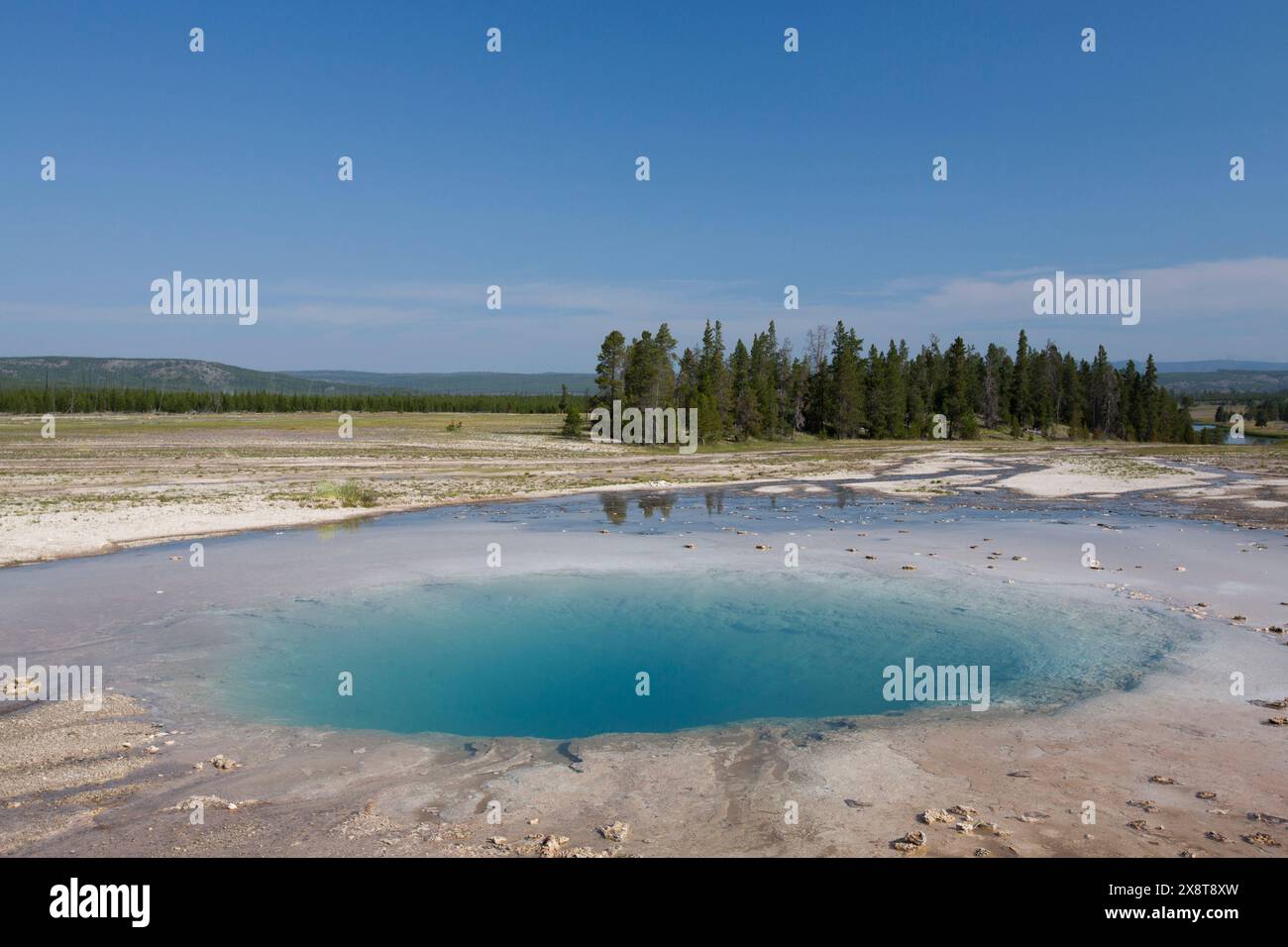 USA, Wyoming, Yellowstone National Park, Midway Geyser Basin, Opel Pool ...