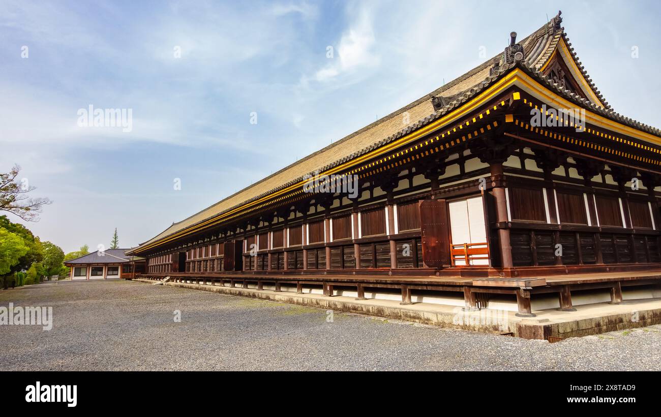 Large wooden construction on the grounds of Kiyomizu Temple, Kyoto ...
