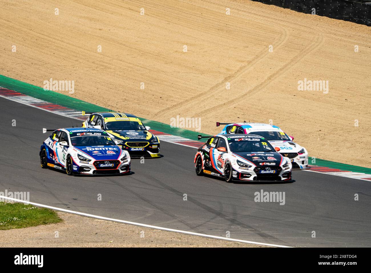 Nick Halstead 22 Excelr8 Motorsport defends from Ronan Pearson Excelr8 ...