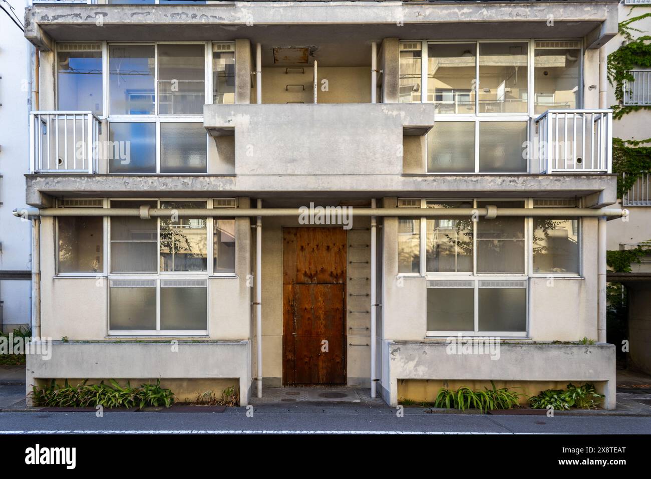 Abandoned apartment building, Heiwamachi, Kanazawa, Japan Stock Photo ...