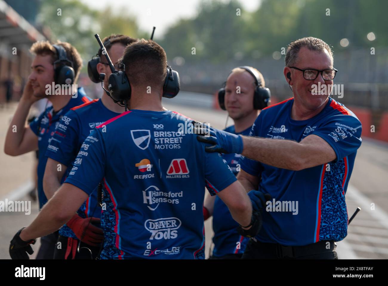 Mechanics Excelr8 Motorsport Round 6 Brands Hatch Indy during the BTCC ...