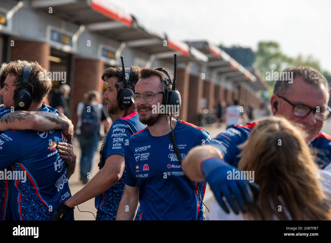 Mechanics Excelr8 Motorsport Round 6 Brands Hatch Indy during the BTCC ...