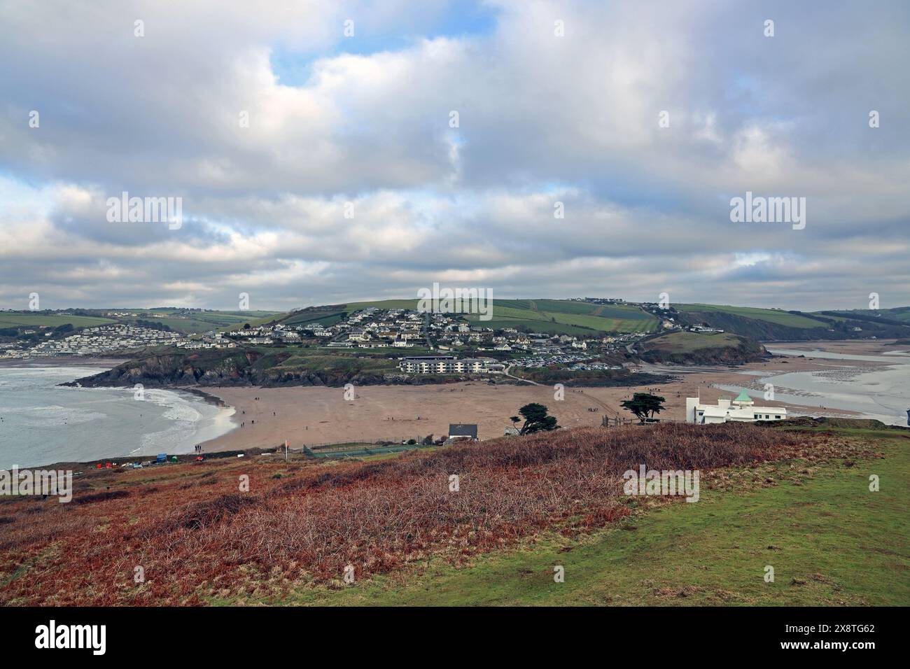 Looking over the causeway from Burgh Island to Bigbury on Sea in the ...