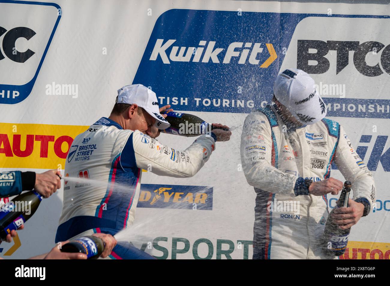 Ronan Pearson 14 Excelr8 Motorsport Winner And Tom Chilton 3 Round 6 ...