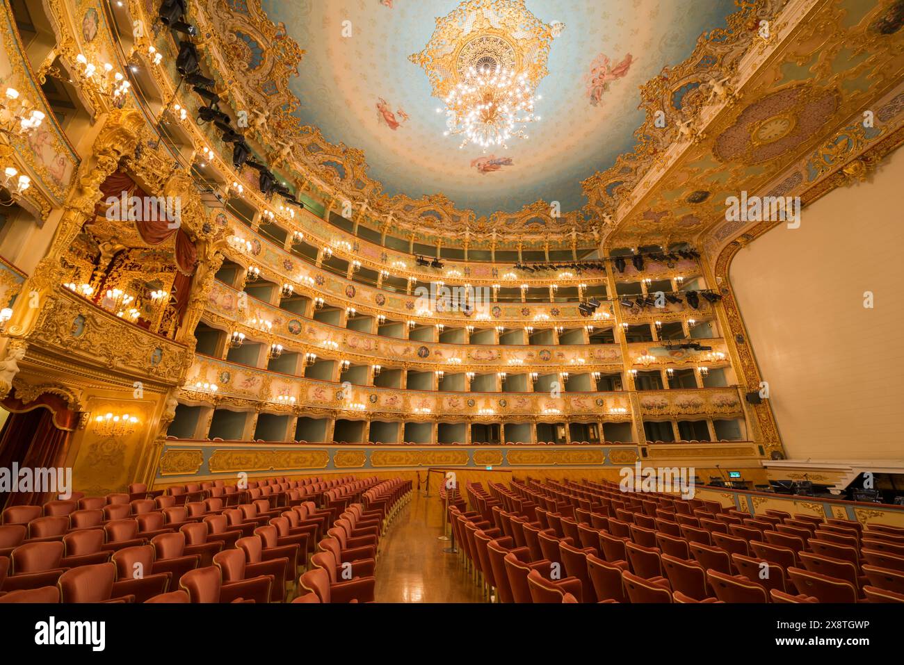 Opera concert venice hi-res stock photography and images - Alamy