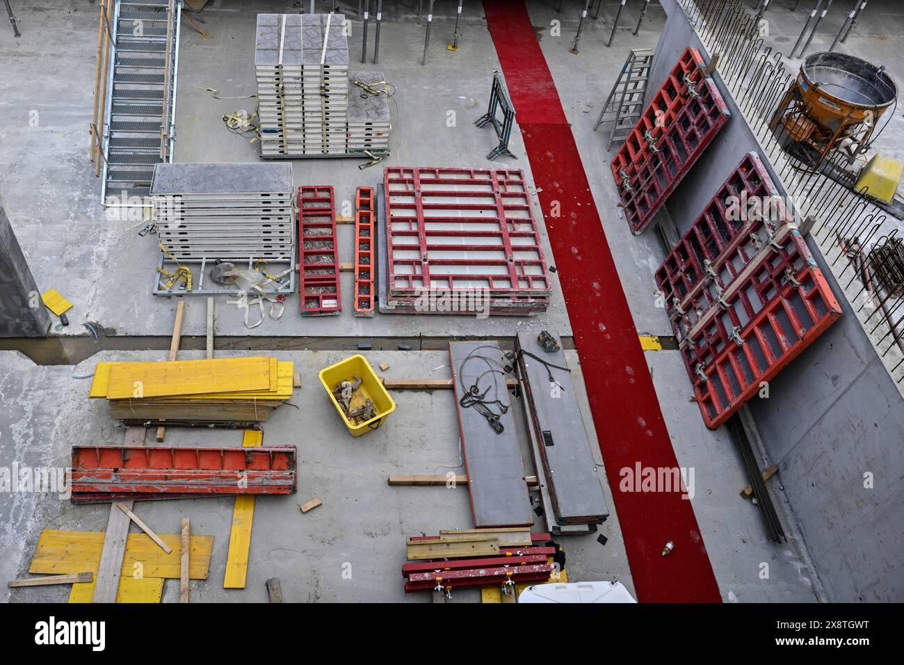 Formwork wall construction hi-res stock photography and images - Alamy
