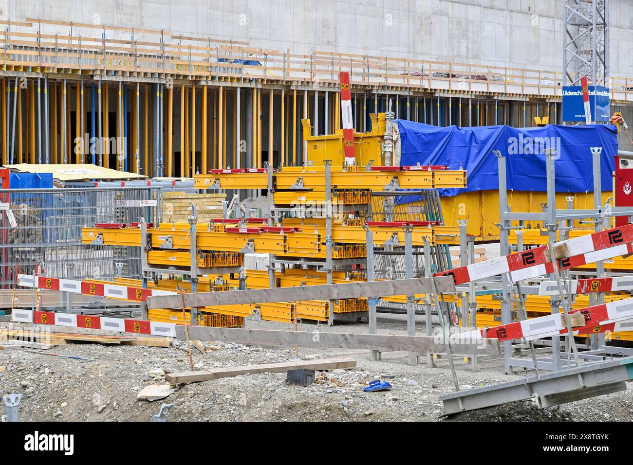 Construction site Building material Stock Photo - Alamy