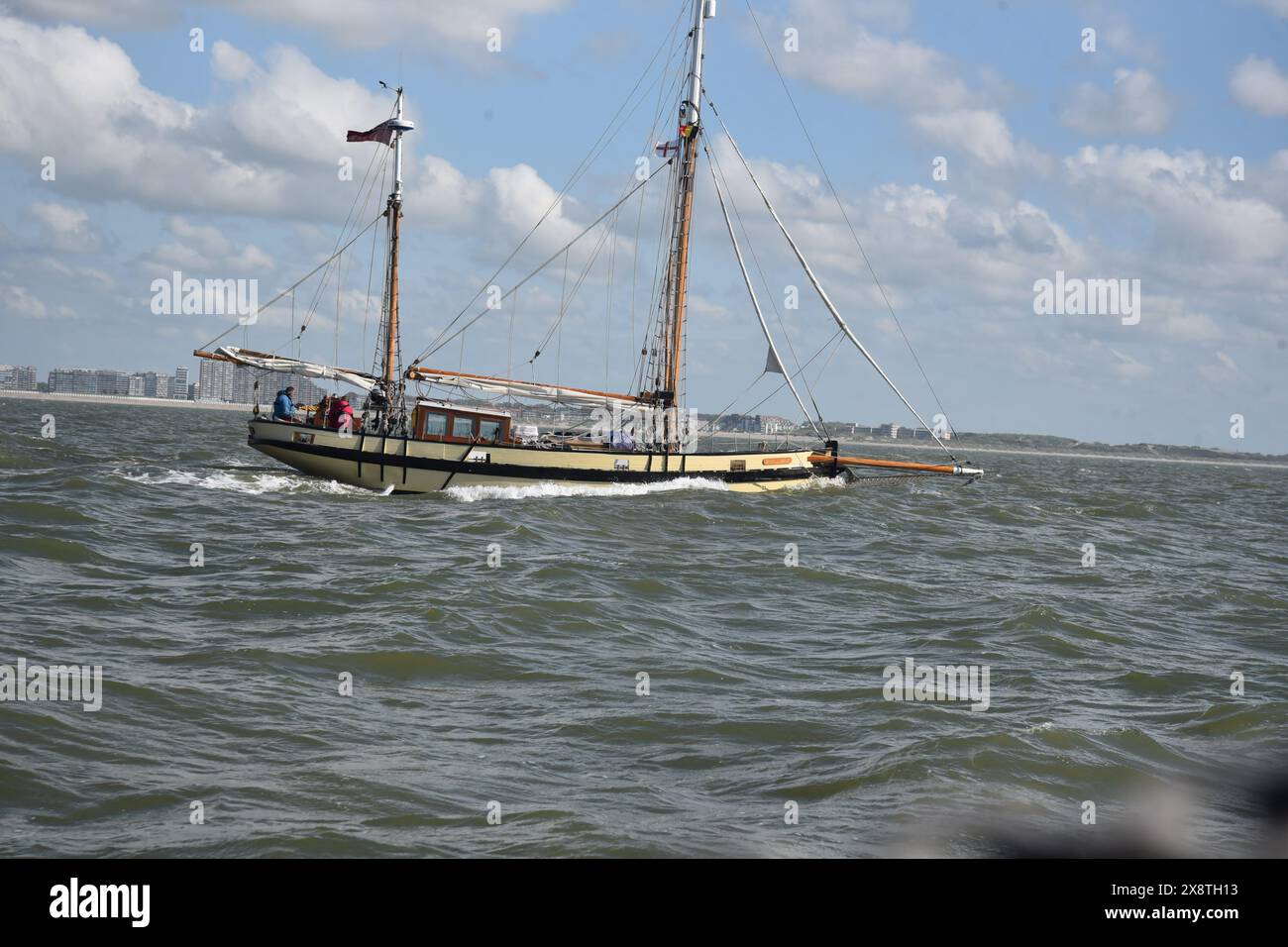 Our Lizzie Dunkirk Little Ship leaving Ostende and going pass the ...