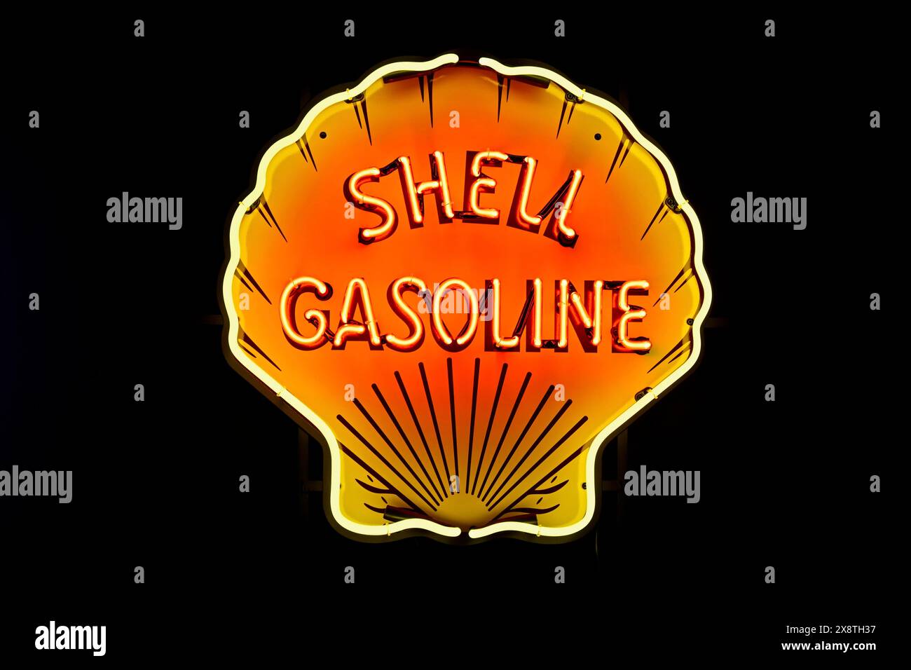 Shell oil advertising hi-res stock photography and images - Alamy