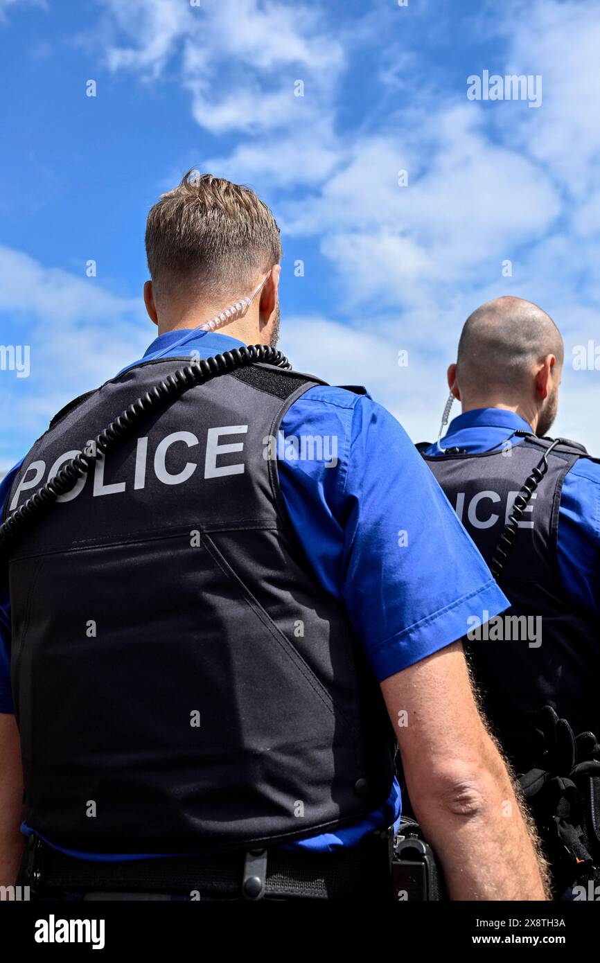 Police officer depiction hi-res stock photography and images - Alamy