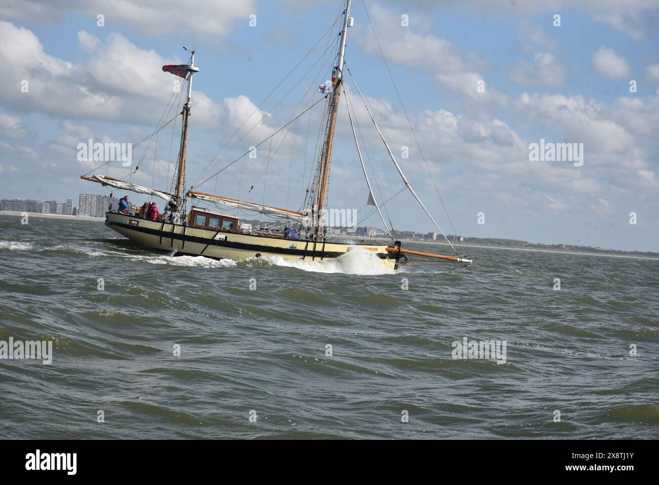 Our Lizzie Dunkirk Little Ship leaving Ostende and going pass the ...