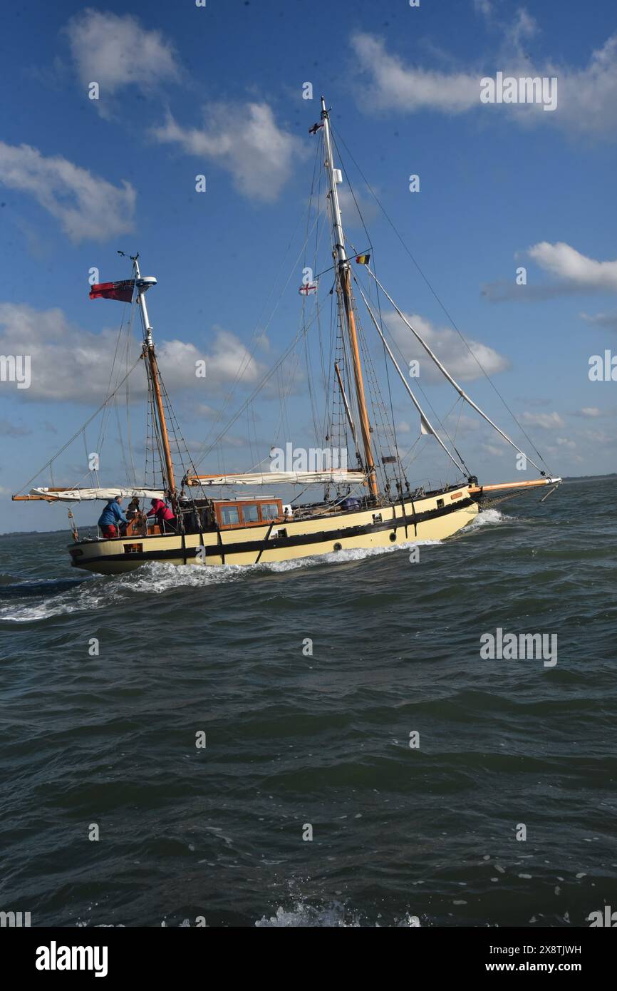 Our Lizzie Dunkirk Little Ship leaving Ostende and going pass the ...