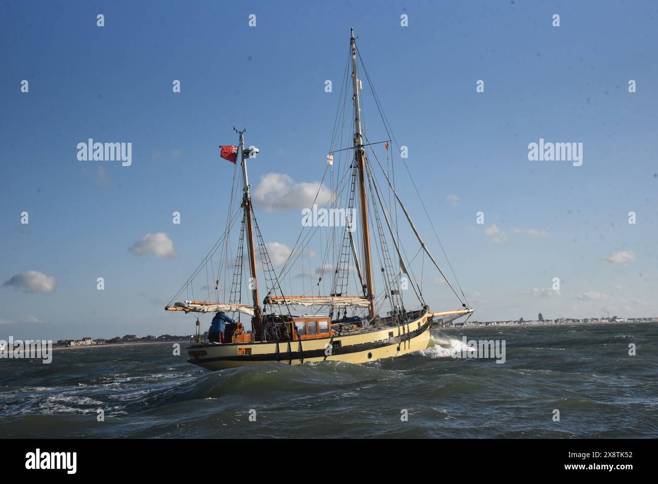 Our Lizzie Dunkirk Little Ship leaving Ostende and going pass the ...