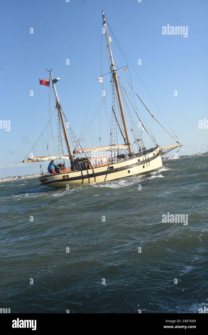 Our Lizzie Dunkirk Little Ship leaving Ostende and going pass the ...