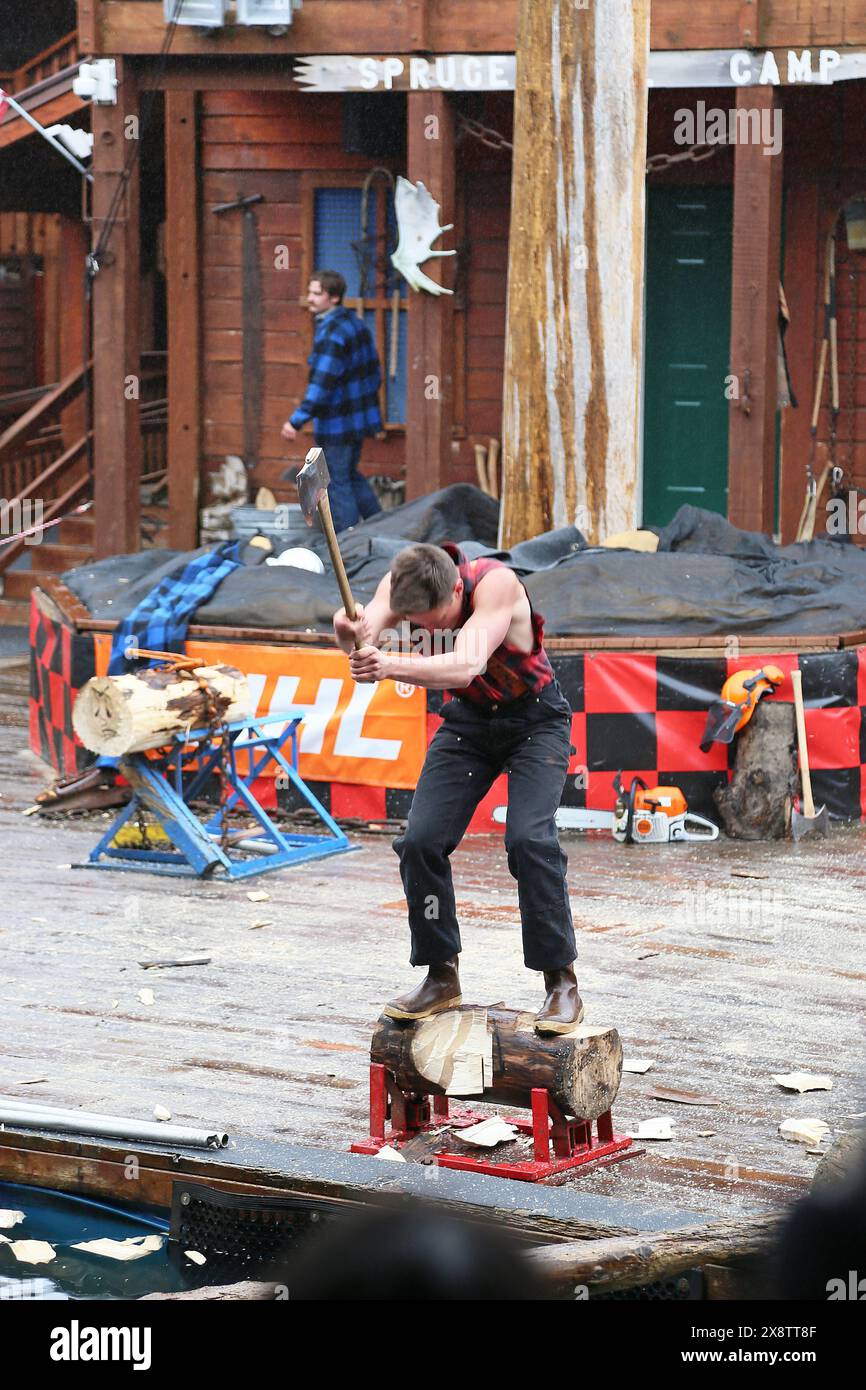 Underhand chop, Great Alaskan Lumberjack Show, Ketchikan, Revillagigedo ...
