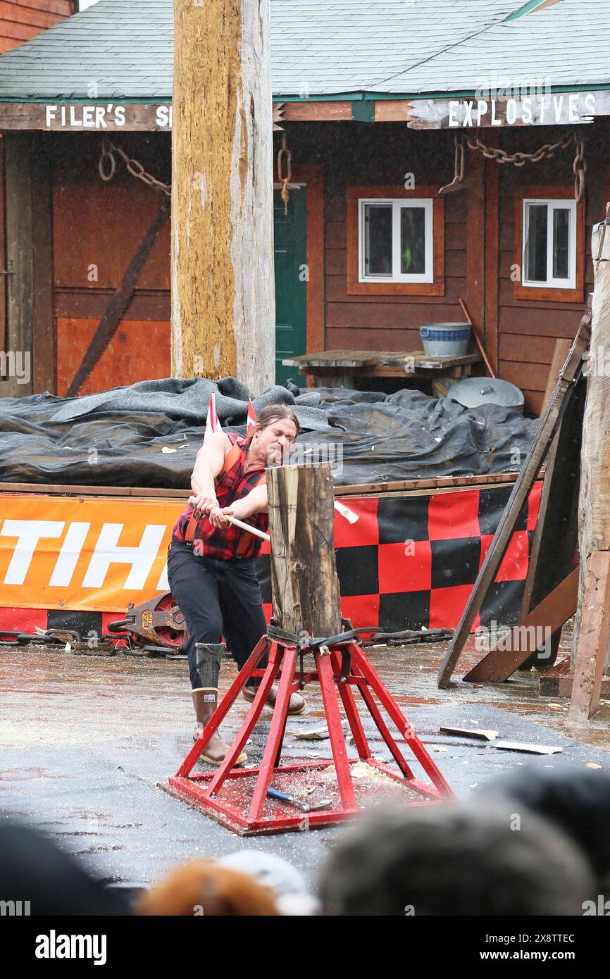 Standing chop, Great Alaskan Lumberjack Show, Ketchikan, Revillagigedo ...