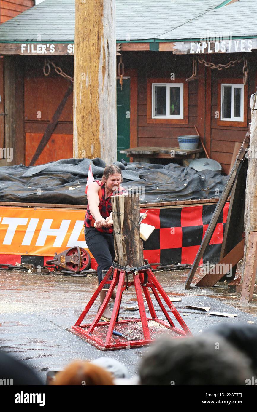 Standing chop, Great Alaskan Lumberjack Show, Ketchikan, Revillagigedo ...
