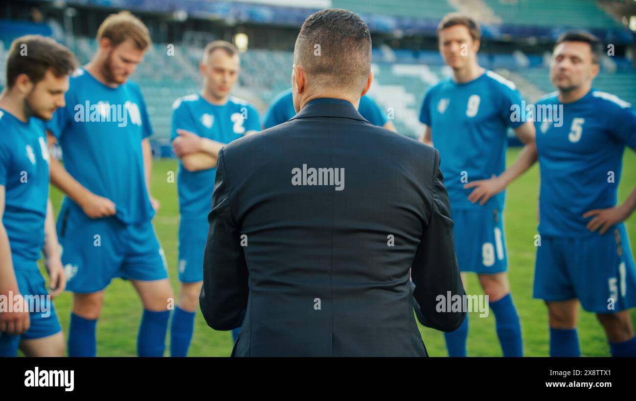 International training team hi-res stock photography and images - Alamy