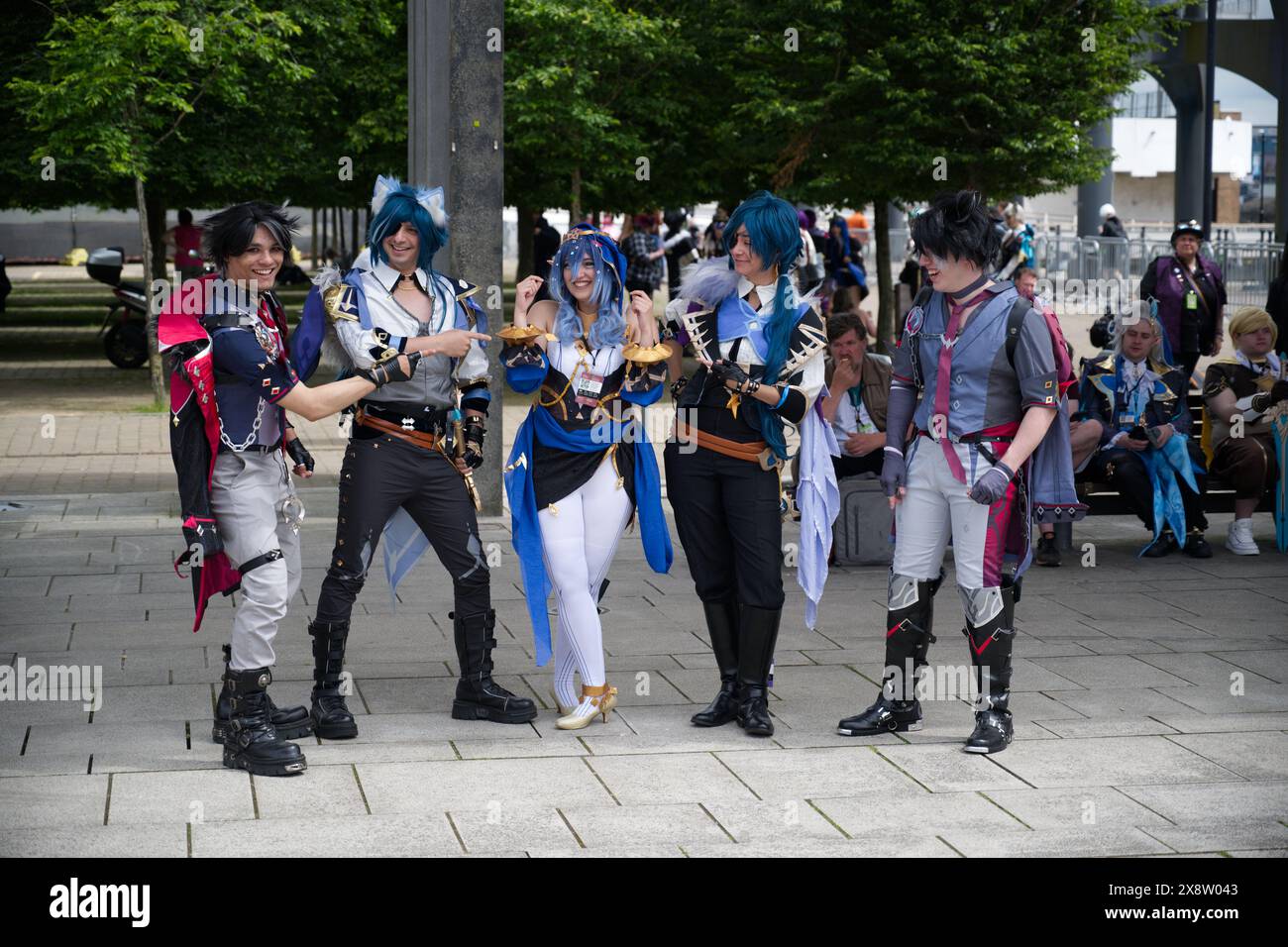 Comic pose hi-res stock photography and images - Alamy