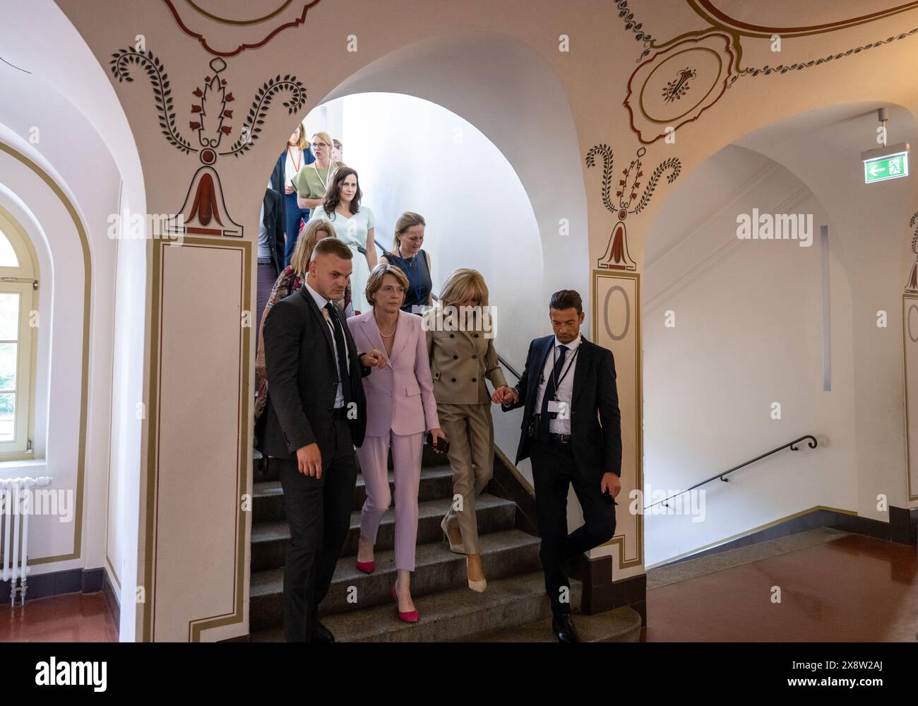 Dresden, Germany. 27th May, 2024. Elke Büdenbender (front 2nd from left ...