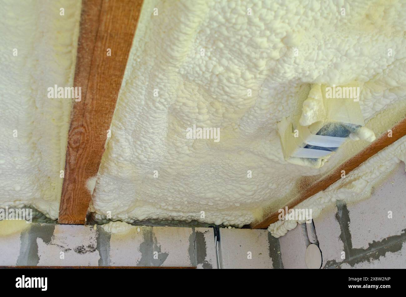 Insulation of the ceiling in the house with polyurethane foam ...