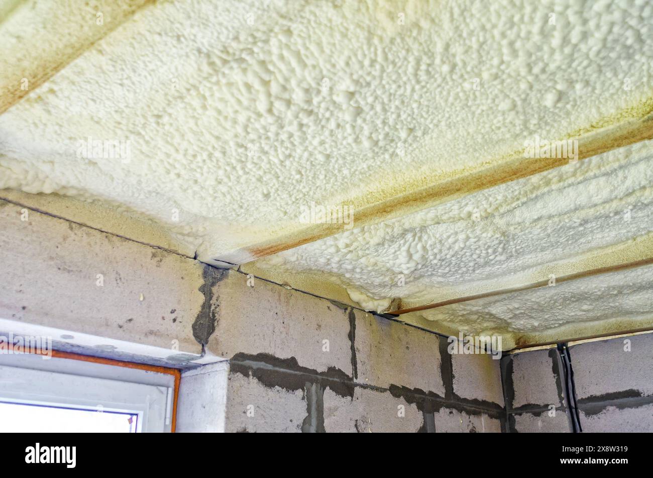 Insulation of the ceiling in the house with polyurethane foam ...