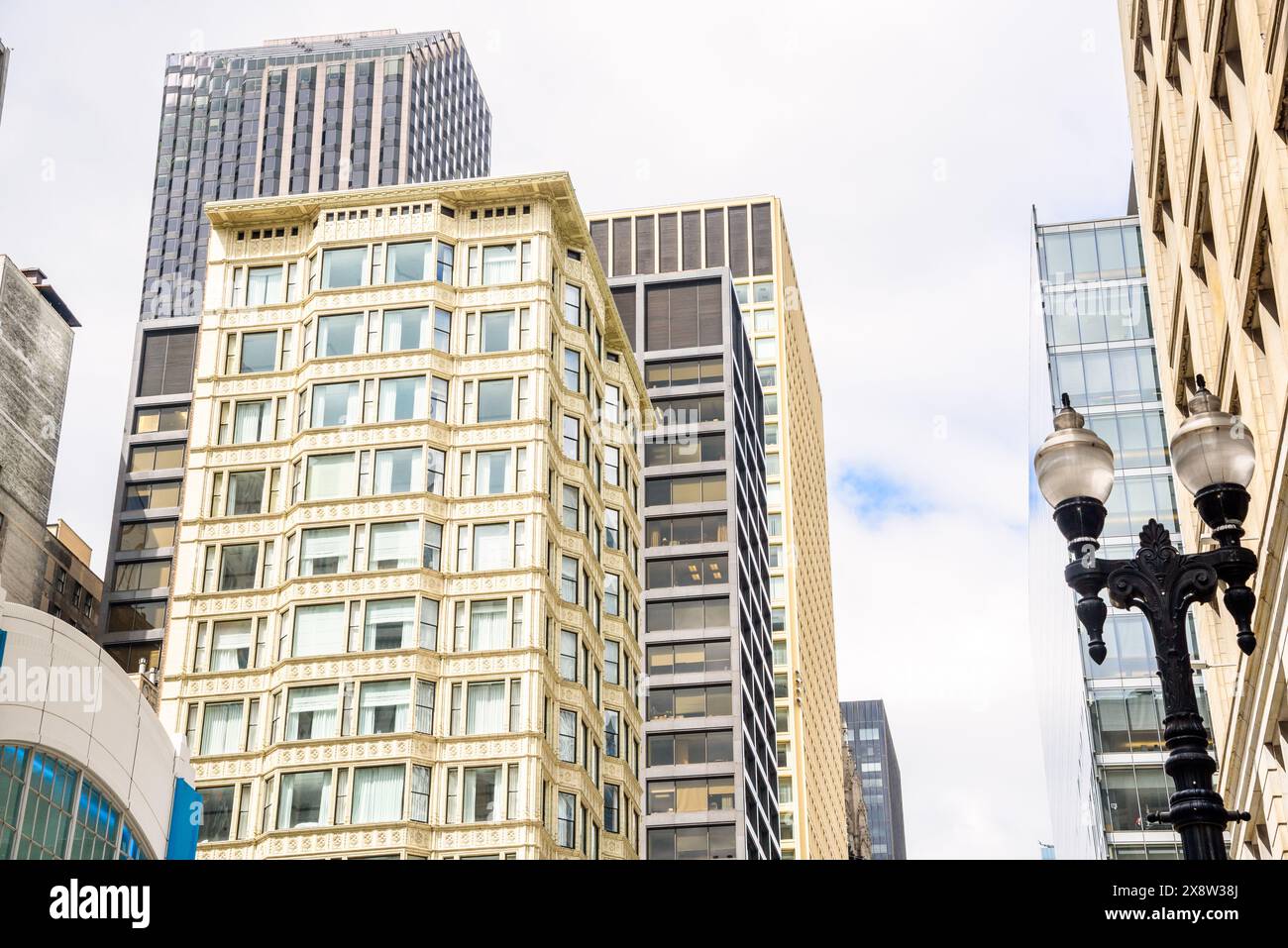 Modern traditional apartment building hi-res stock photography and ...