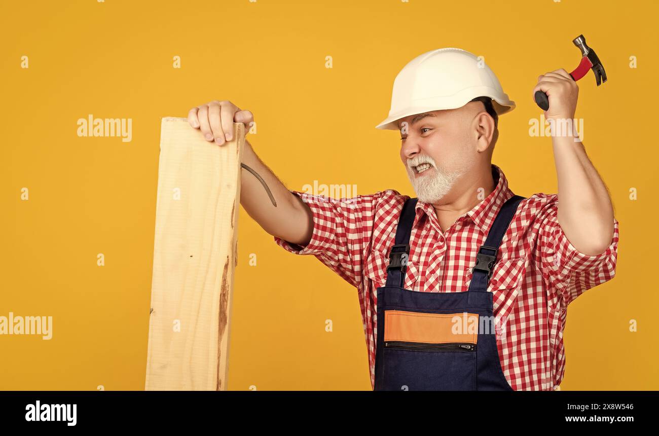 Busy old man woodworker hi-res stock photography and images - Alamy