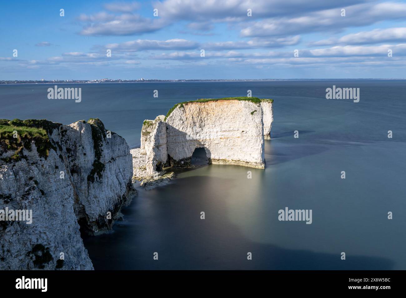 White purbeck stone hi-res stock photography and images - Alamy