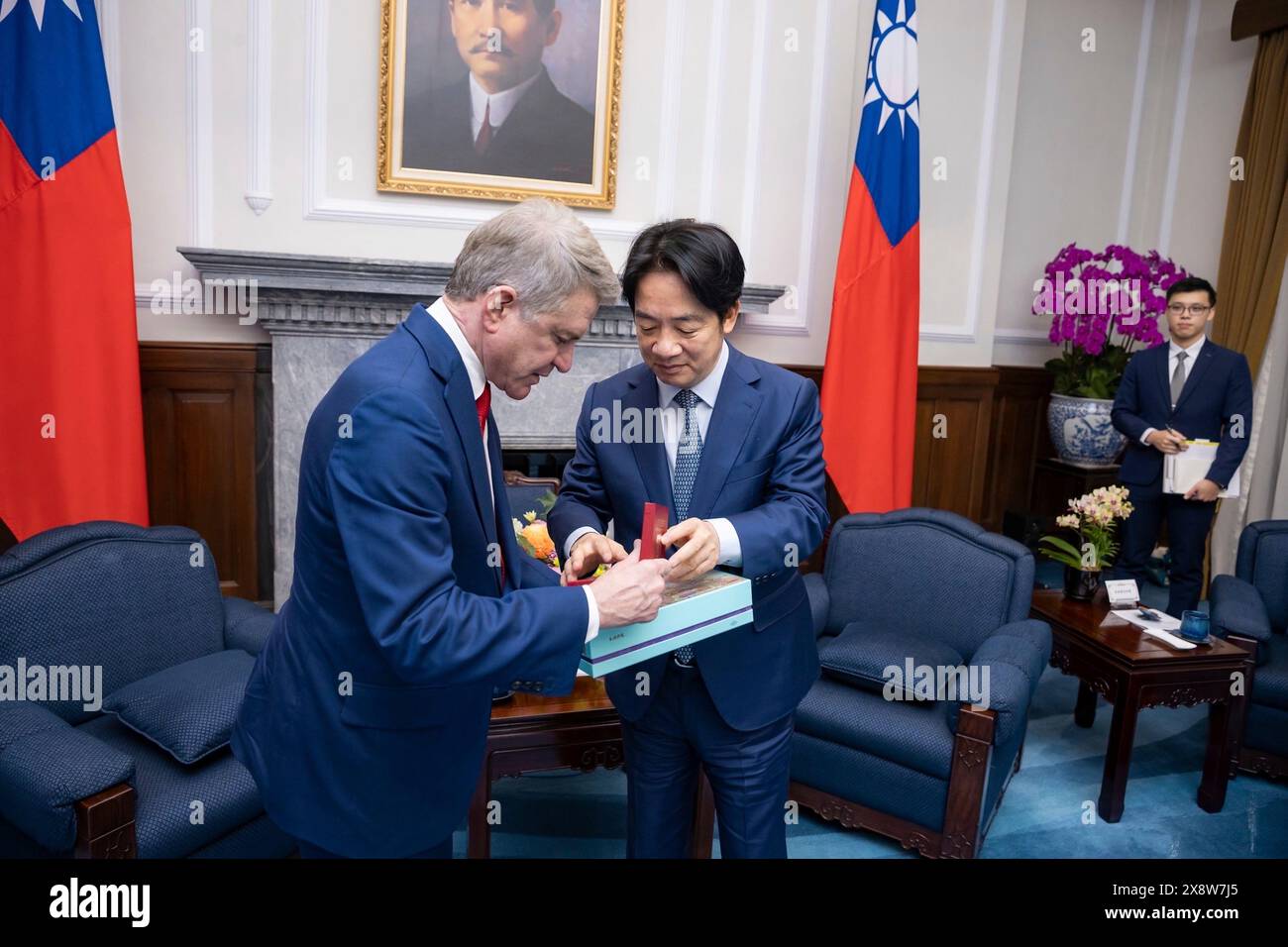 Last rep hi-res stock photography and images - Alamy