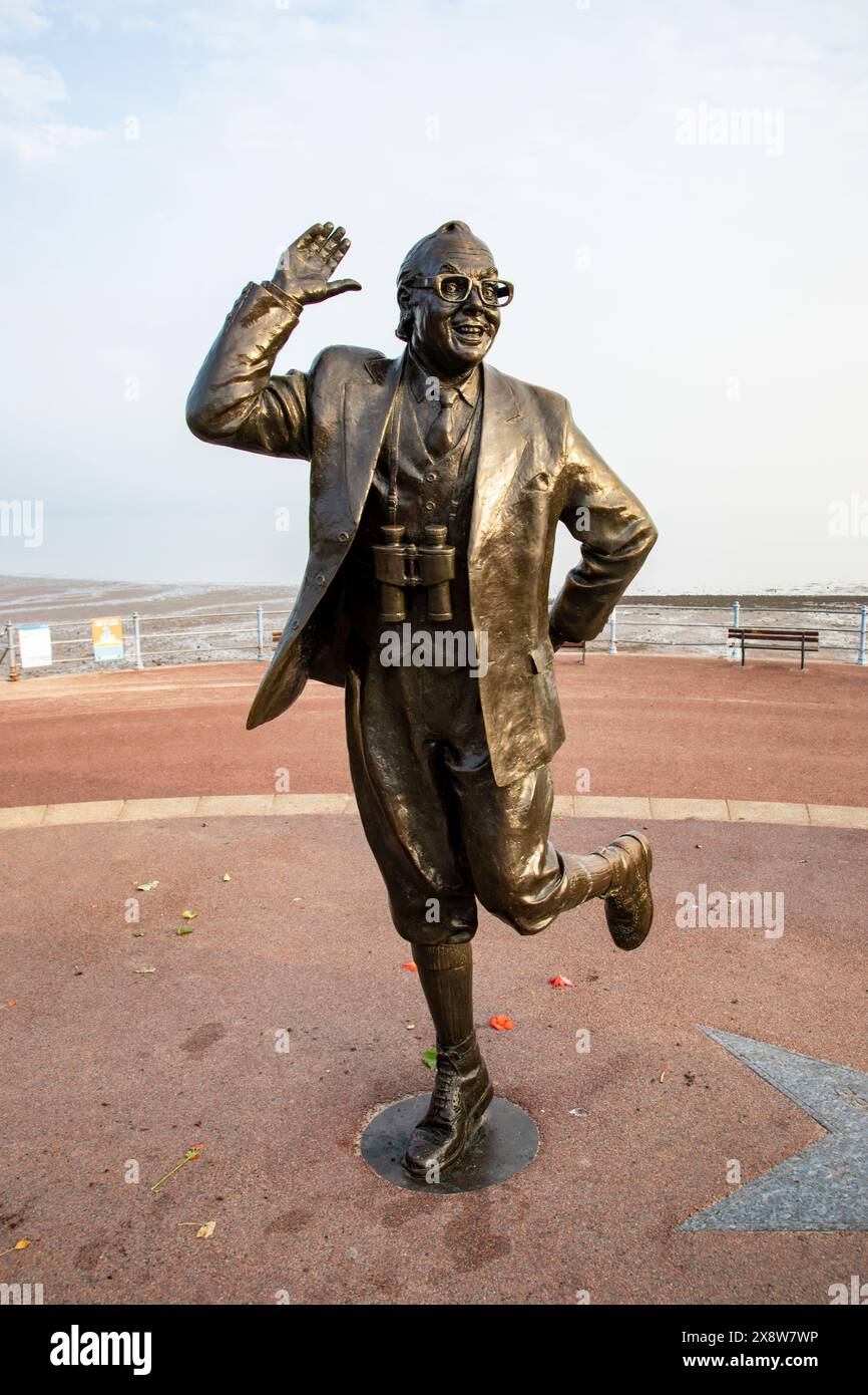 Morecambe and wise 1970s hi-res stock photography and images - Alamy