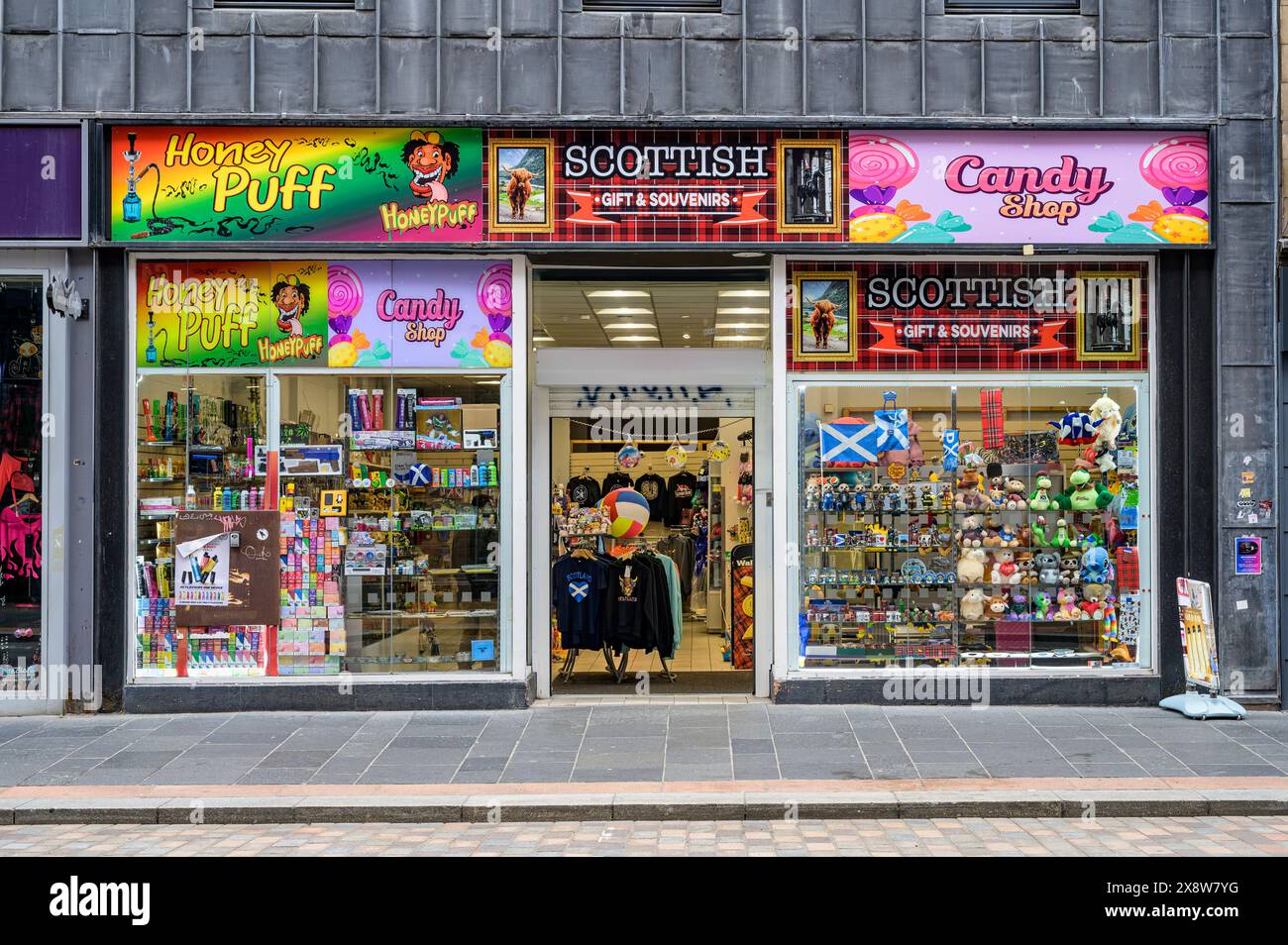 Scottish Gift and Souvenir shop, Queen Street, Glasgow, Scotland, UK ...