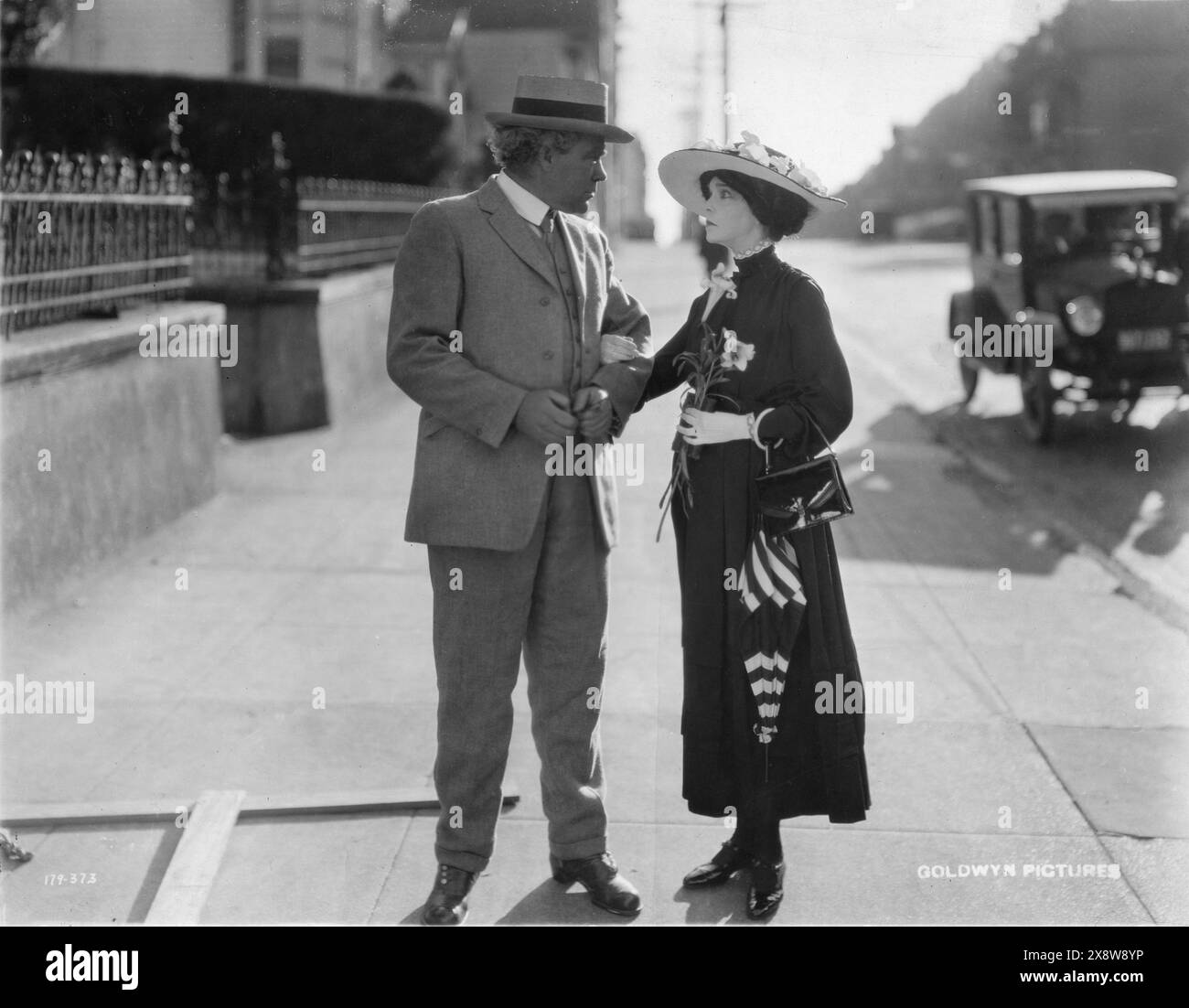 GIBSON GOWLAND as McTeague and ZASU PITTS as Trina in a scene from ...