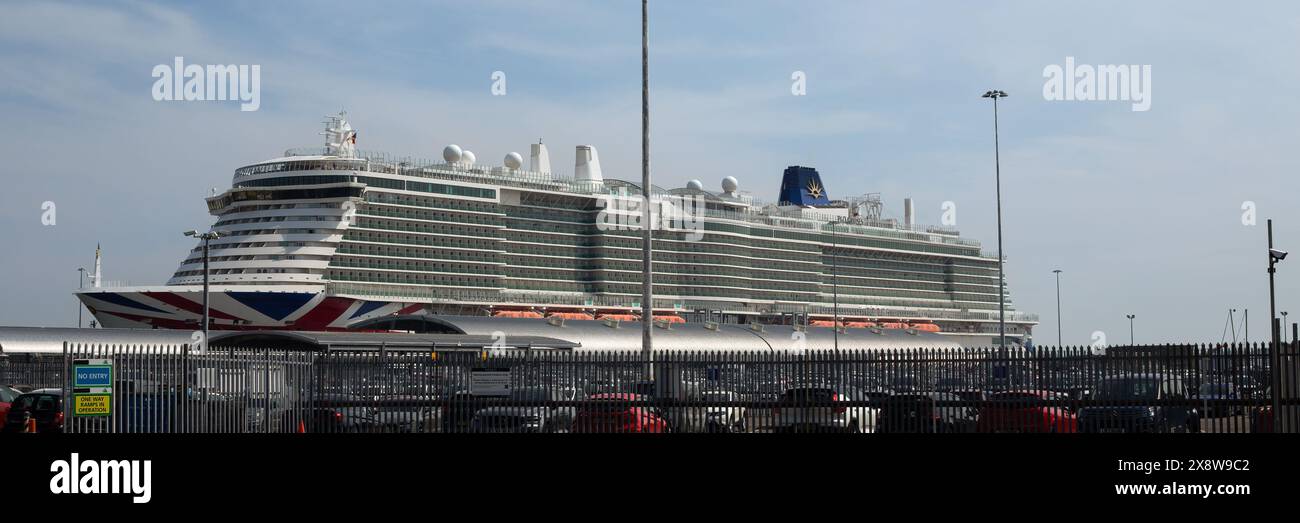 SOUTHAMPTON, UK - MAY 12, 2024: Panorama view of the P&O ship 'Arvia ...