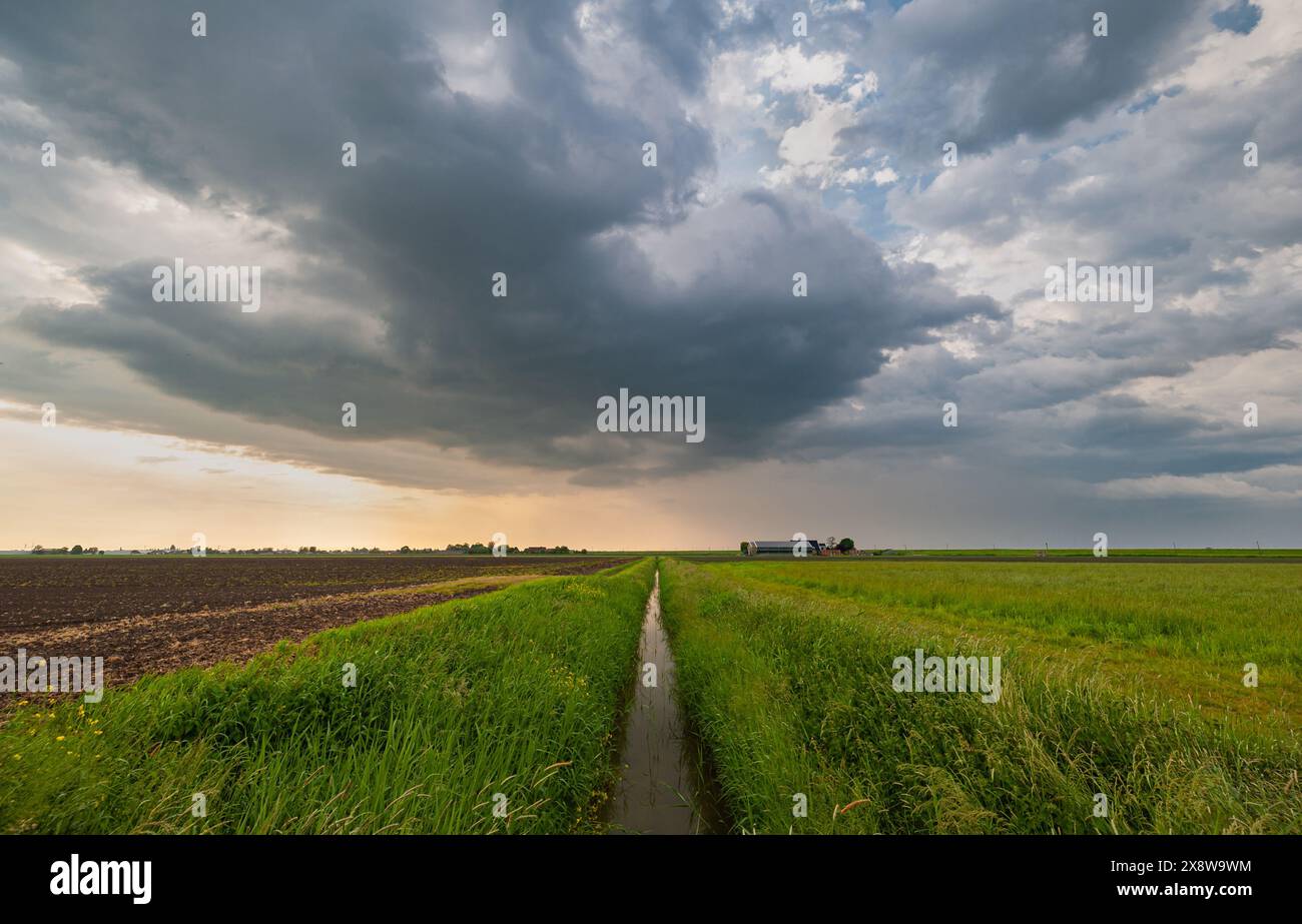 Netherlands plains sunset hi-res stock photography and images - Alamy
