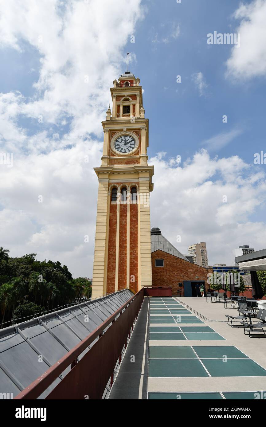 Sao Paulo, SP, Brazil - April 06, 2024: view of the Clock Tower on Luz ...